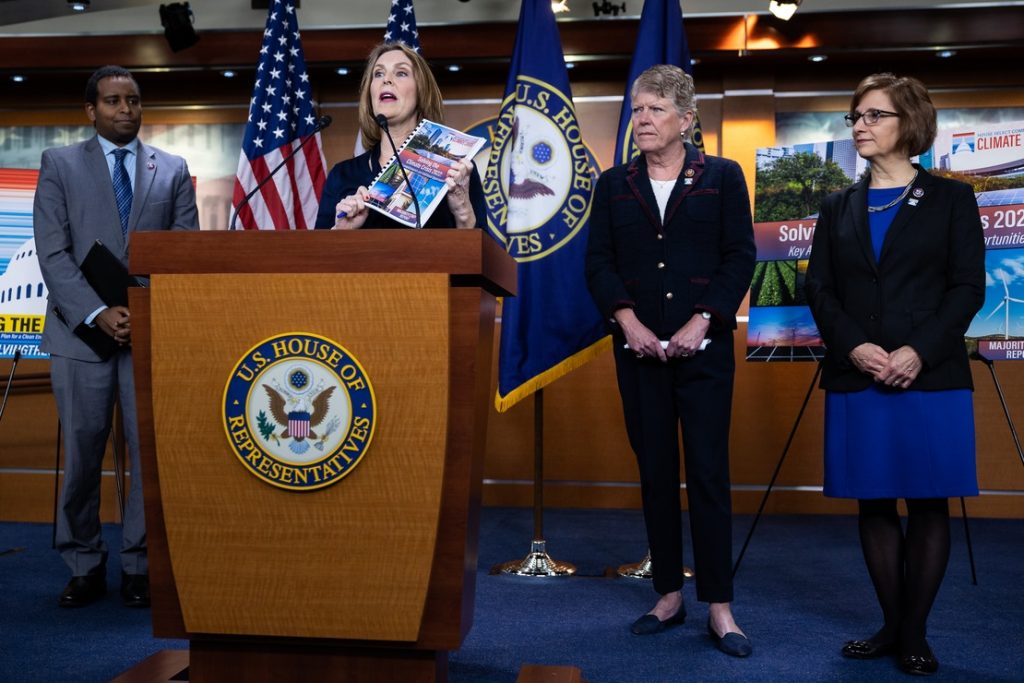 Transmission keys Dems’ last-gasp push on climate agenda ...